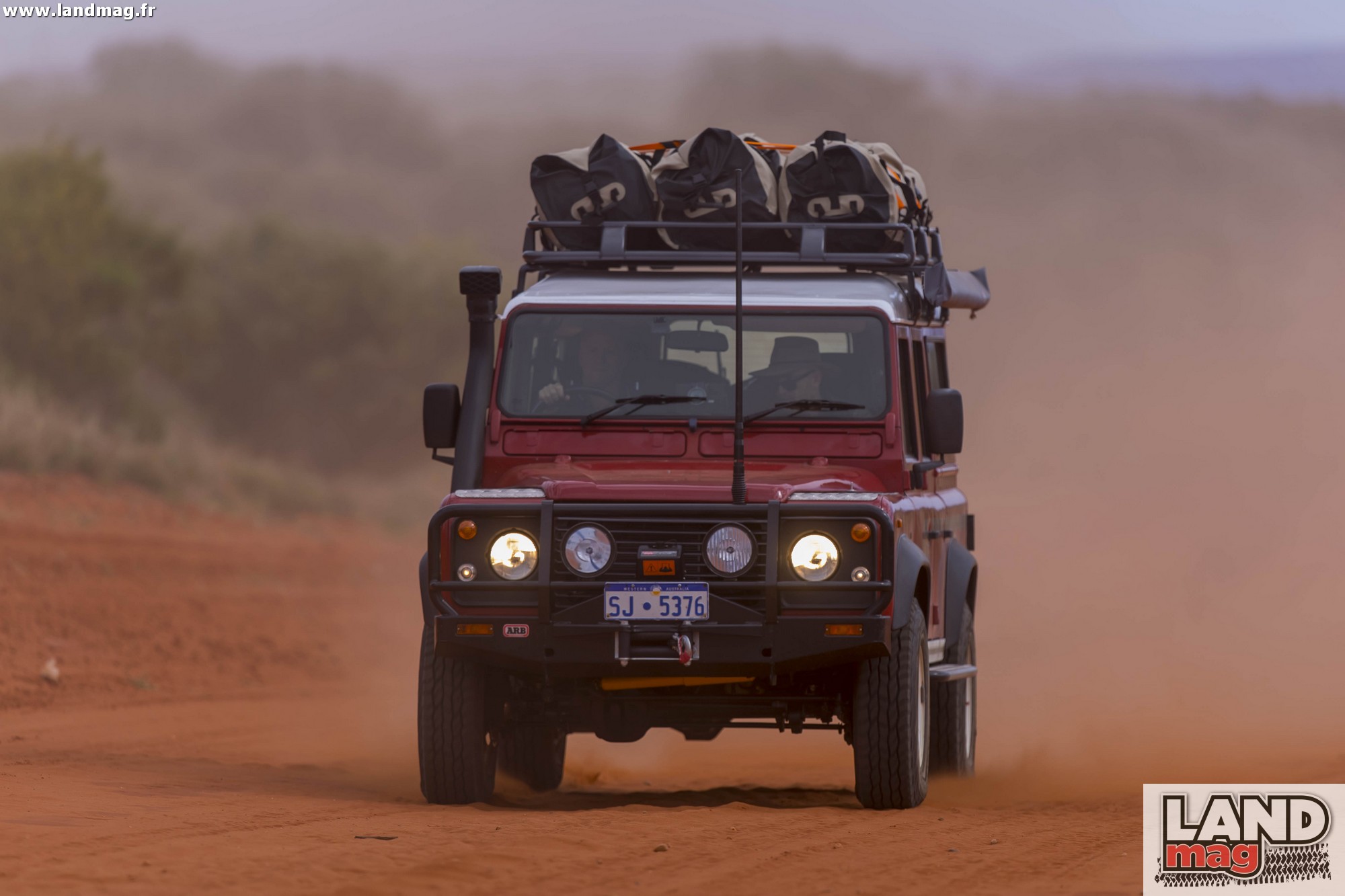 Land Mag 142 : un roadtrip ARB en Defender et en Australie